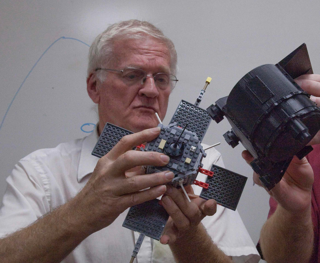 Family remembers Tom Armstrong, longtime KU physics professor and ...